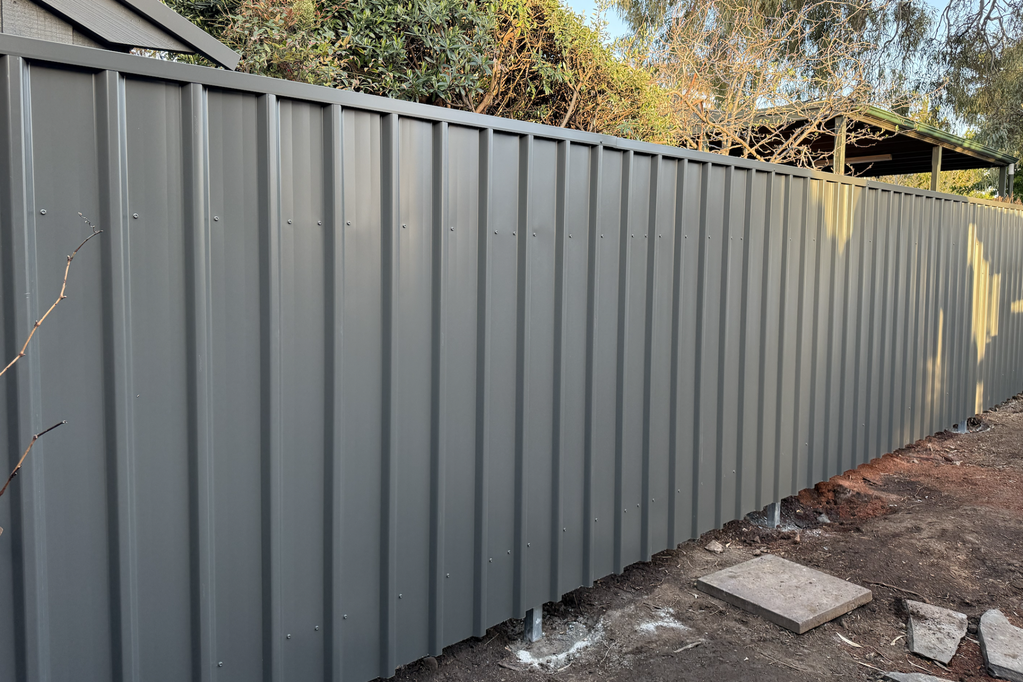How Long Does It Take to Install a Colorbond Fence? - Calabria Fencing ...